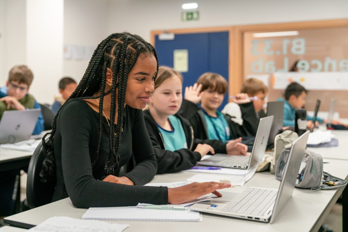 Apply to United Lisbon International School